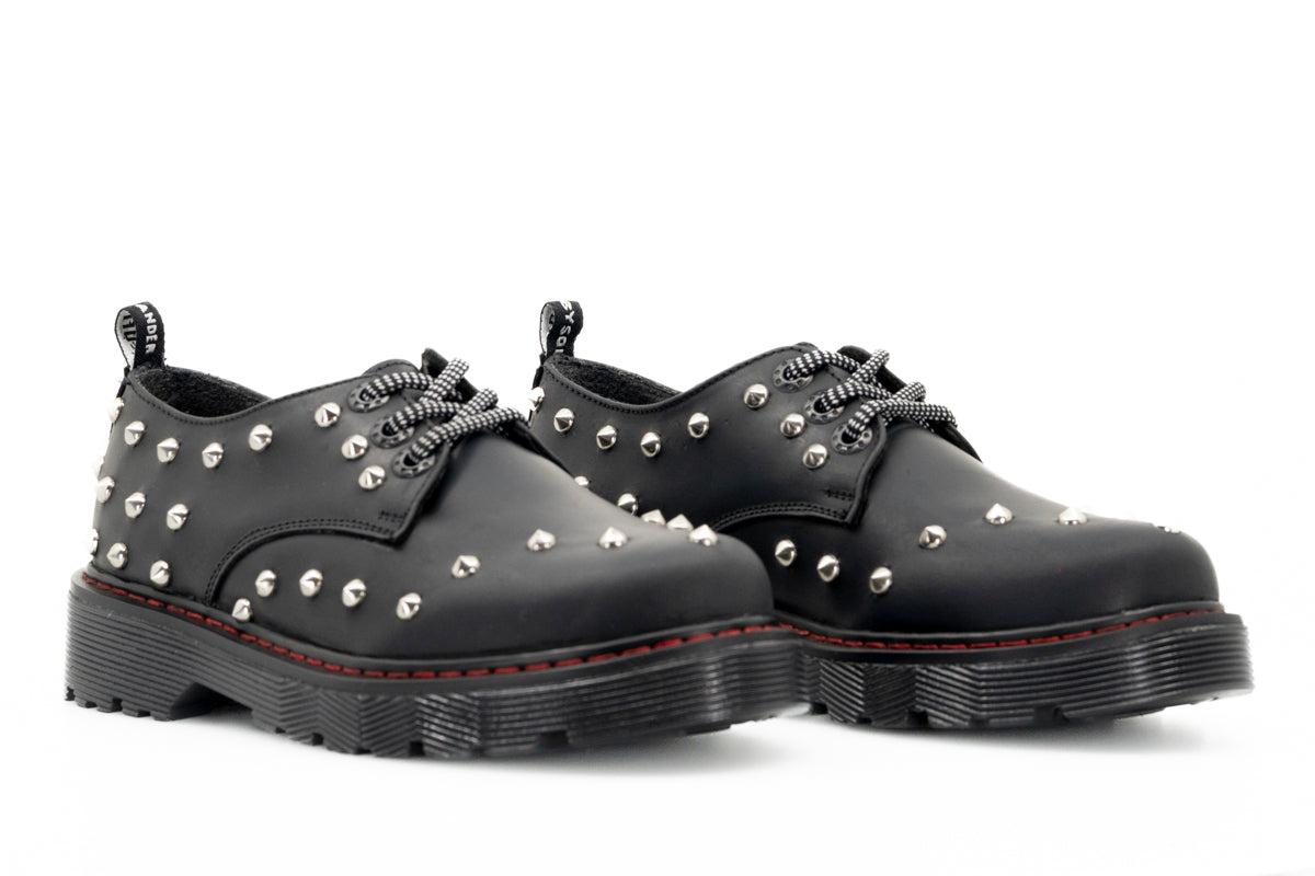 Choclos Offlander, Tipo Derby, Piel Crazy, Negro, Estoperoles Spikes ...